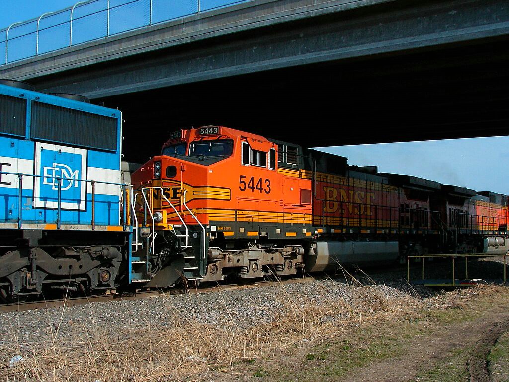 BNSF 5443